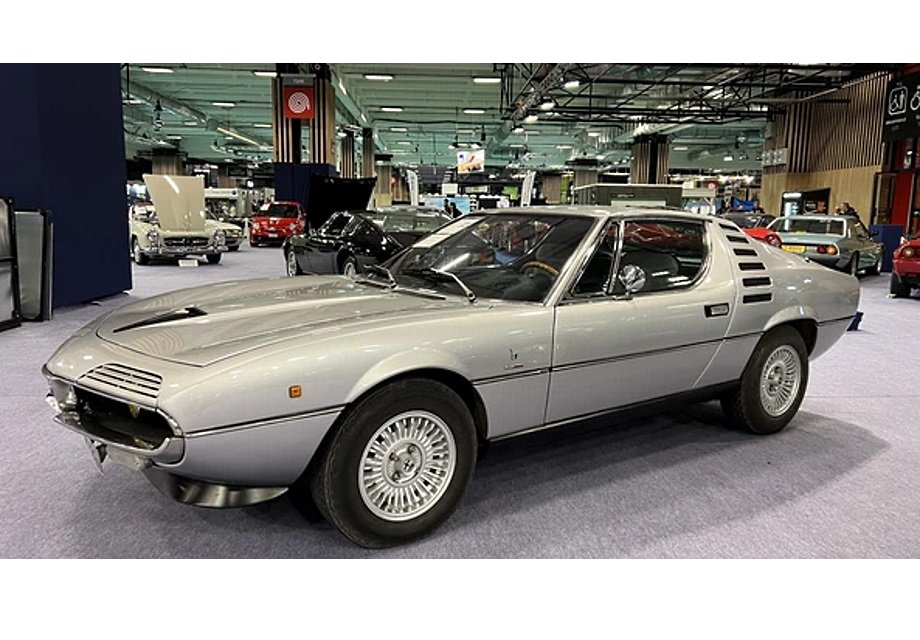 Location Alfa Romeo Montréal 1974 Gris Metal 1974 Gris Metal Paris