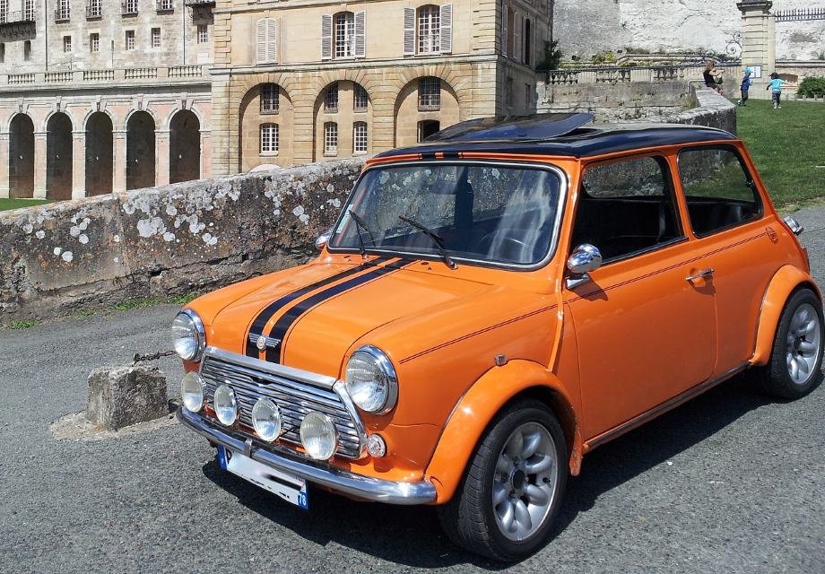 Location Austin Mini 1993 orange 1993 orange Les Mureaux
