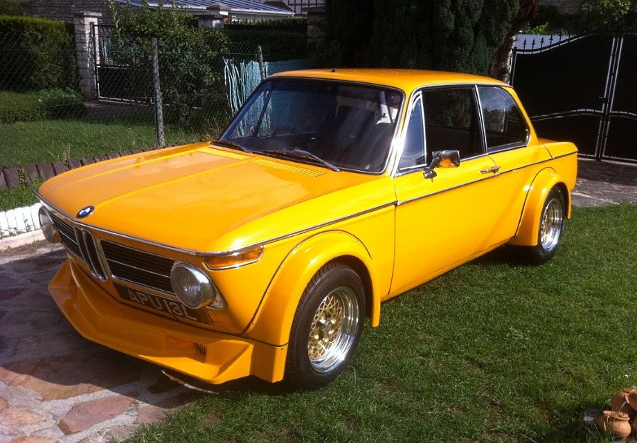 Location Bmw 2002 tii orange cinéma shooting photo la gueroulde