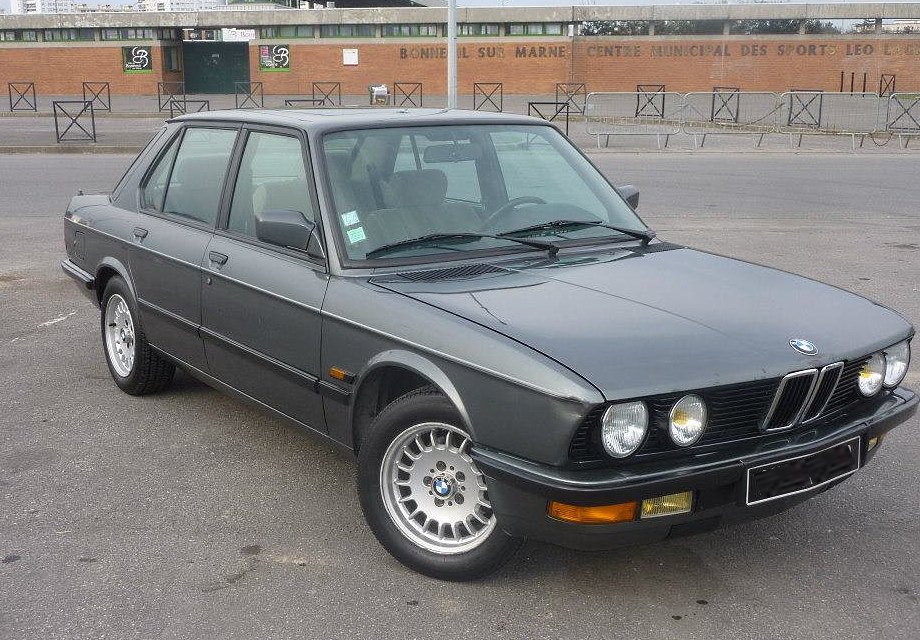 Location Bmw e28 520i 1987 gris 1987 gris MORSANG SUR ORGE
