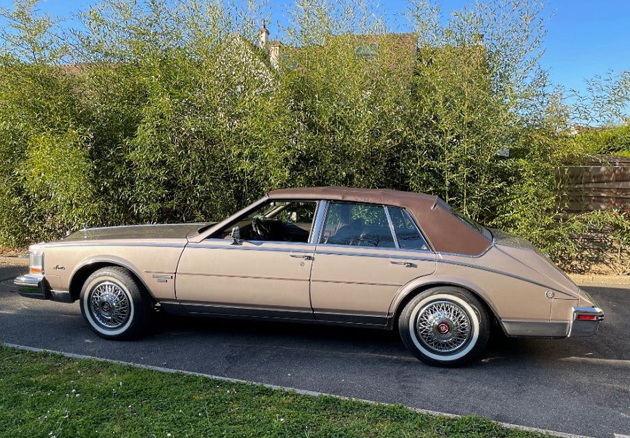 Location Cadillac Séville roadster 1982 Bronze 1982 Bronze GUERMANTES