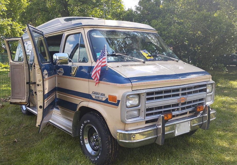Location Chevrolet chevy van g20 1985 beige blue 1985 beige blue gratentour