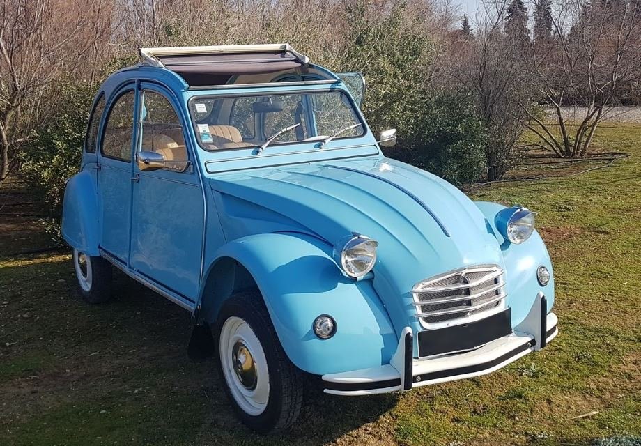 Location Citroën 2cv bleu ciel pour mariage lunel