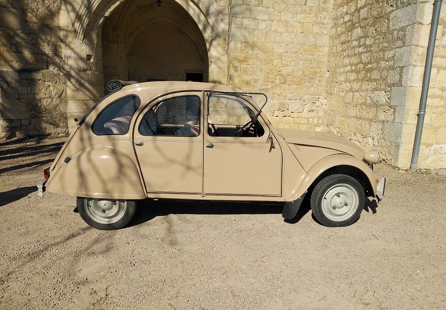 Location Citroën 2cv 1982 beige 1982 beige Albi