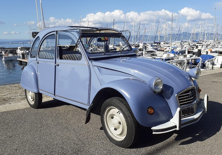Location Citroën 2CV 6 1987 BLEU 1987 BLEU Évian-les-Bains