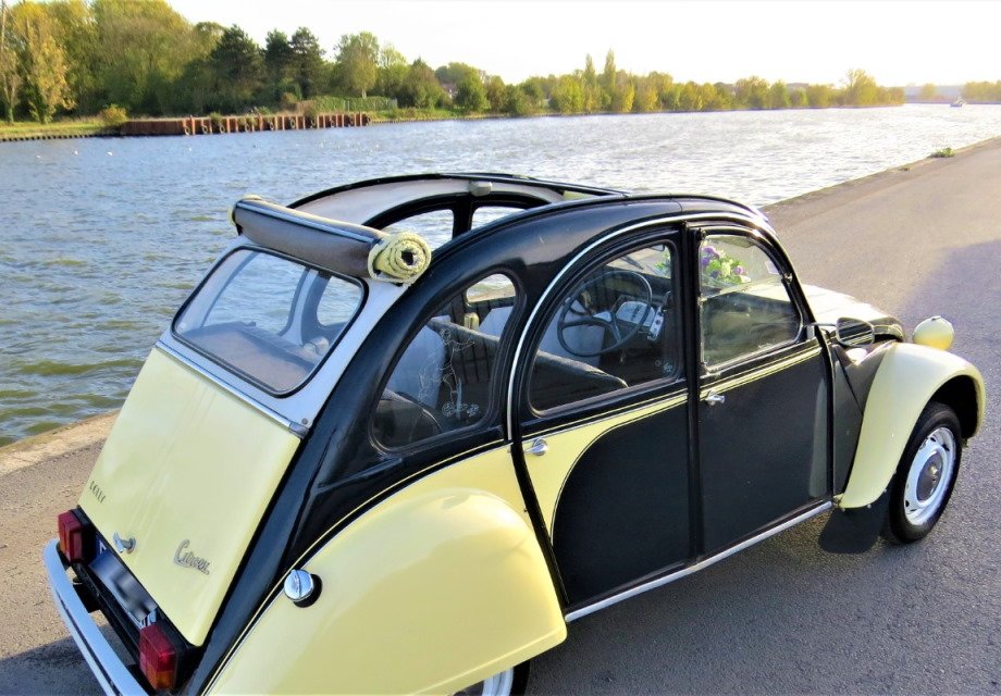 Location Citroën 2CV6 1972 Beige et Bleu 1972 Beige et Bleu Hallennes ...