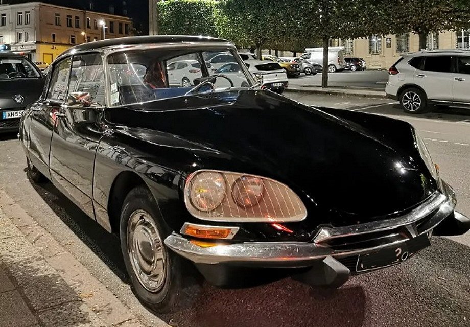 Location Citroën DS 20 1969 Noire 1969 Noire CAMBRAI