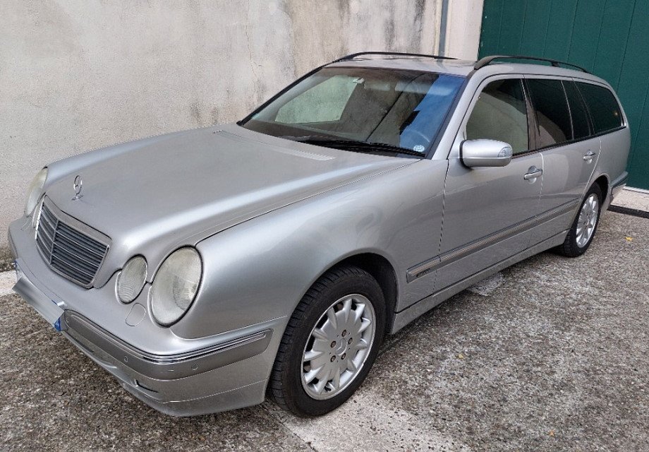 Location Mercedes Benz Classe E 320 2000 Gris 2000 Gris Carpentras