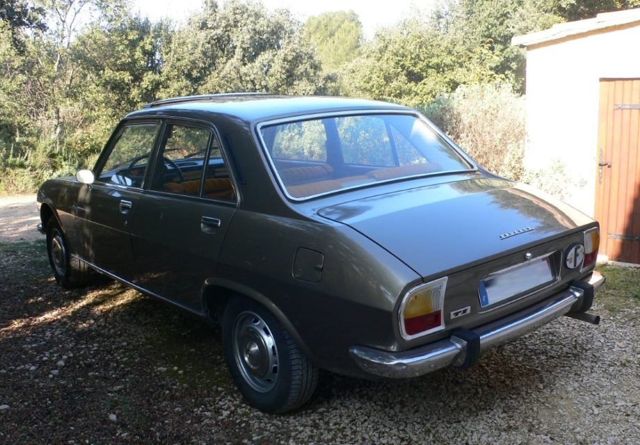 Location Peugeot 504 TI 1978 Marron métal 1978 Marron métal LANCON PROVENCE