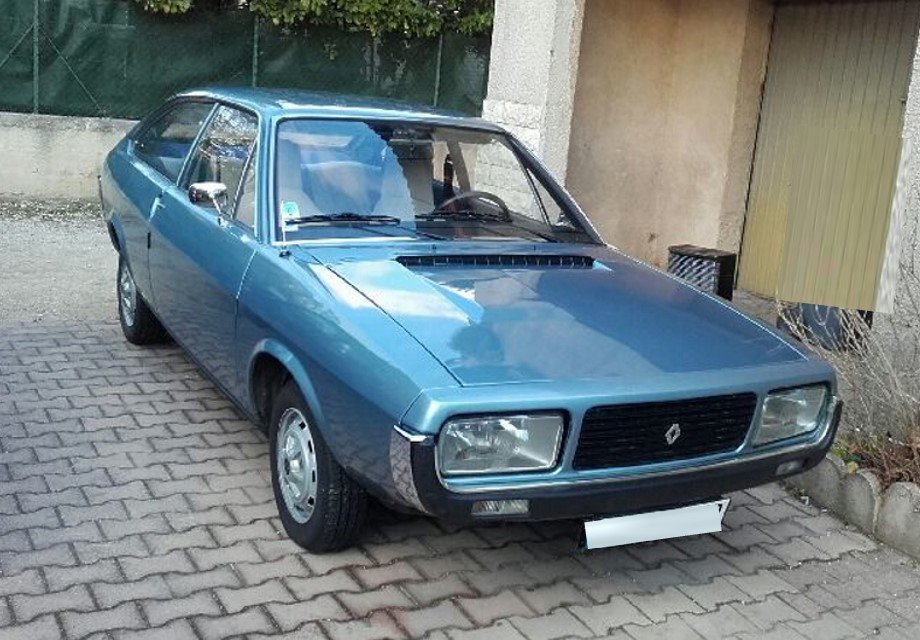 Location Renault R15 1976 Bleu glacier 1976 Bleu glacier Marseille