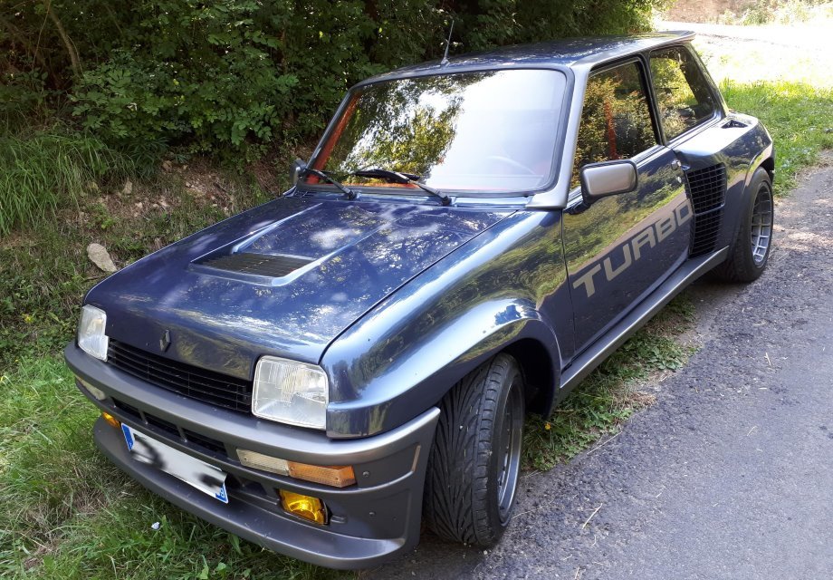 Location Renault R5 Turbo II 1984 Bleu 1984 Bleu Marvejols