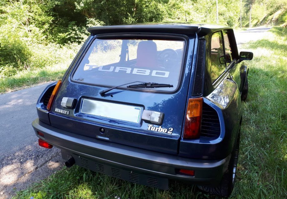 Location Renault R5 Turbo II 1984 Bleu 1984 Bleu Marvejols