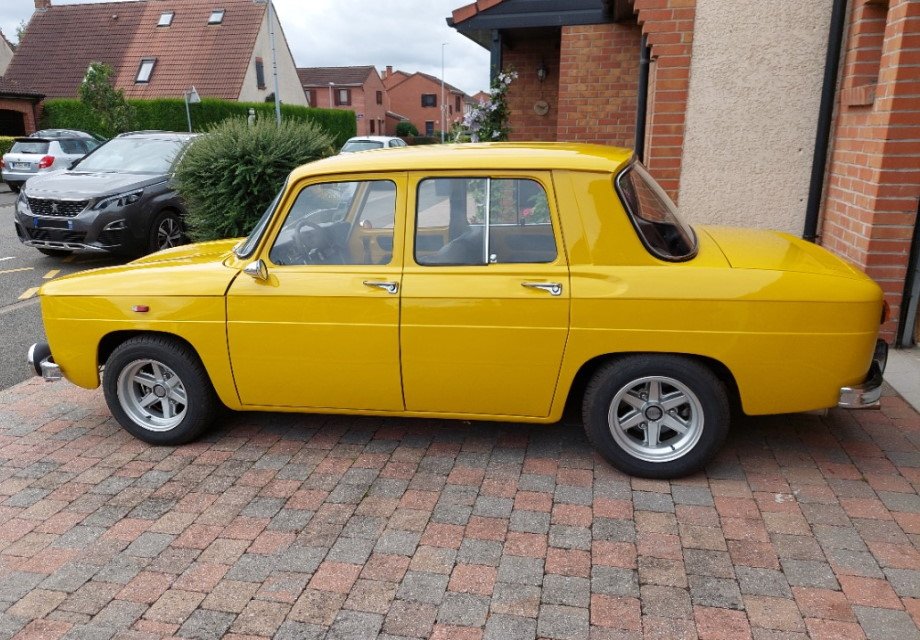 Location Renault R8 S 1136 1968 jaune 1968 jaune MARQUETTE LEZ LILLE