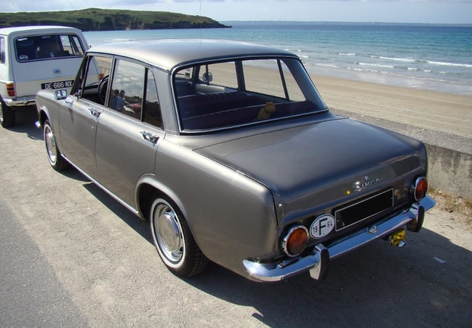Location Simca 1300 GL 1964 gris métallisé 1964 gris métallisé Brest