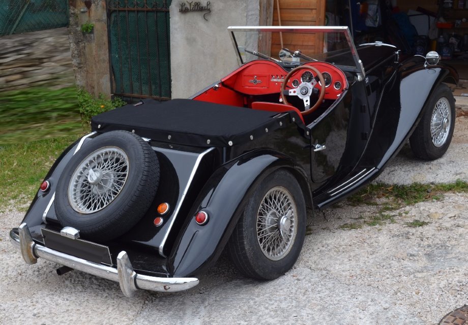 Location Triumph GENTRY type MG 1977 Noir 1977 NOIRE LA CIOTAT