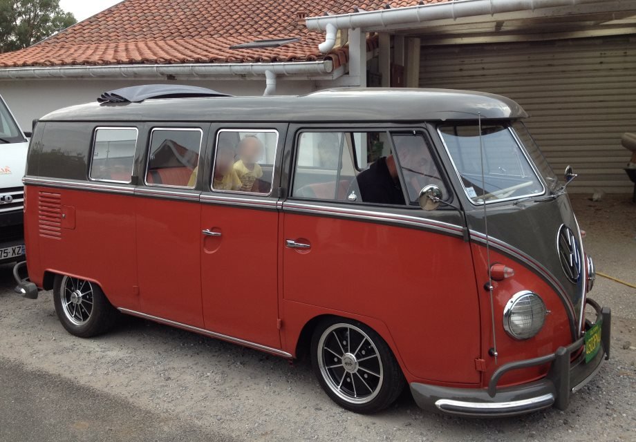 Location Volkswagen Combi SPLIT 1963 rouge brique/gris anthracite 1963 rouge brique/gris ...
