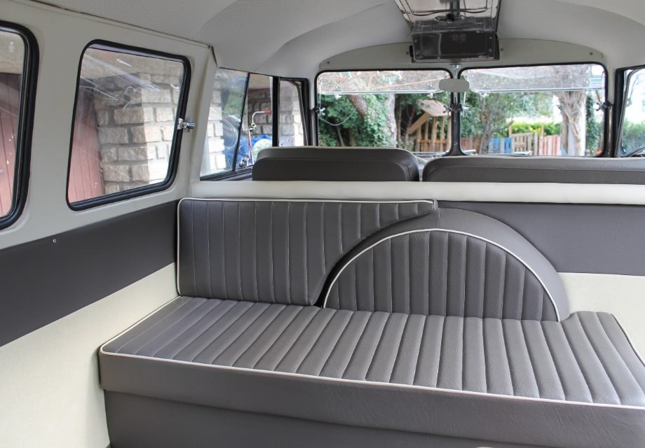 Location Volkswagen Combi Split 1965 Beige/Gris 1965 Beige/Gris MONTPELLIER