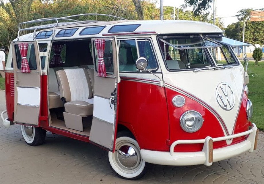 Location Volkswagen Combi T1 21 fenêtres 1975 Rouge Blanc 1975 Rouge ...