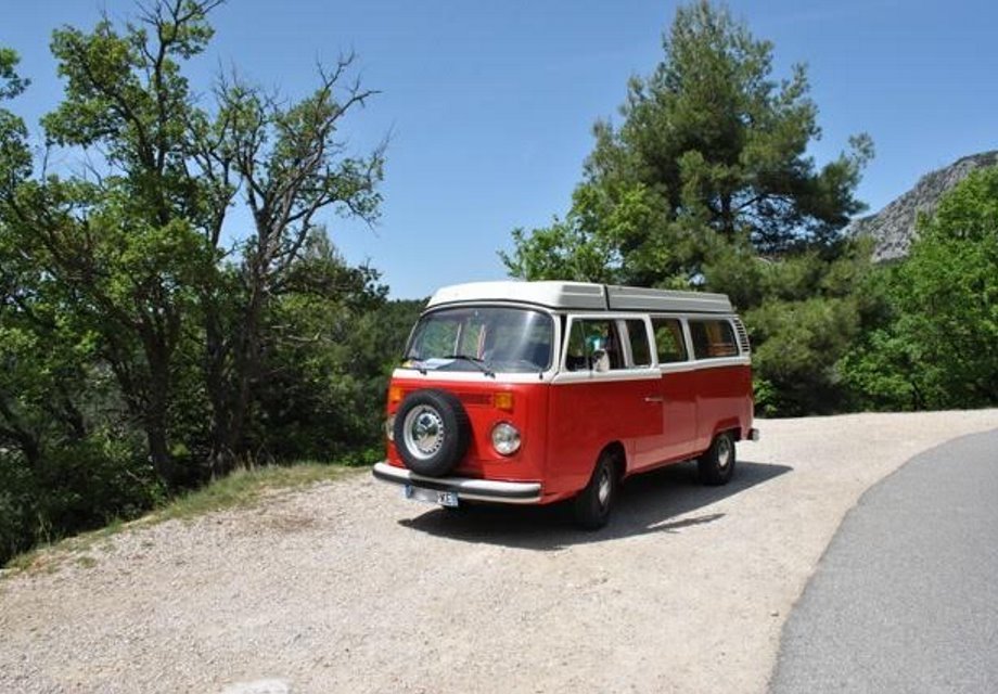 Location Volkswagen Combi T2 1977 Rouge/Blanc 1977 Rouge/Blanc Velaux