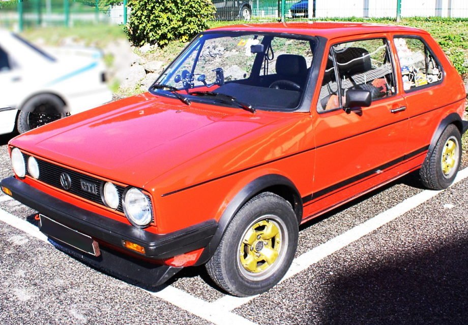 Location Volkswagen GOLF GTI 1982 rouge 1982 rouge ANNEMASSE
